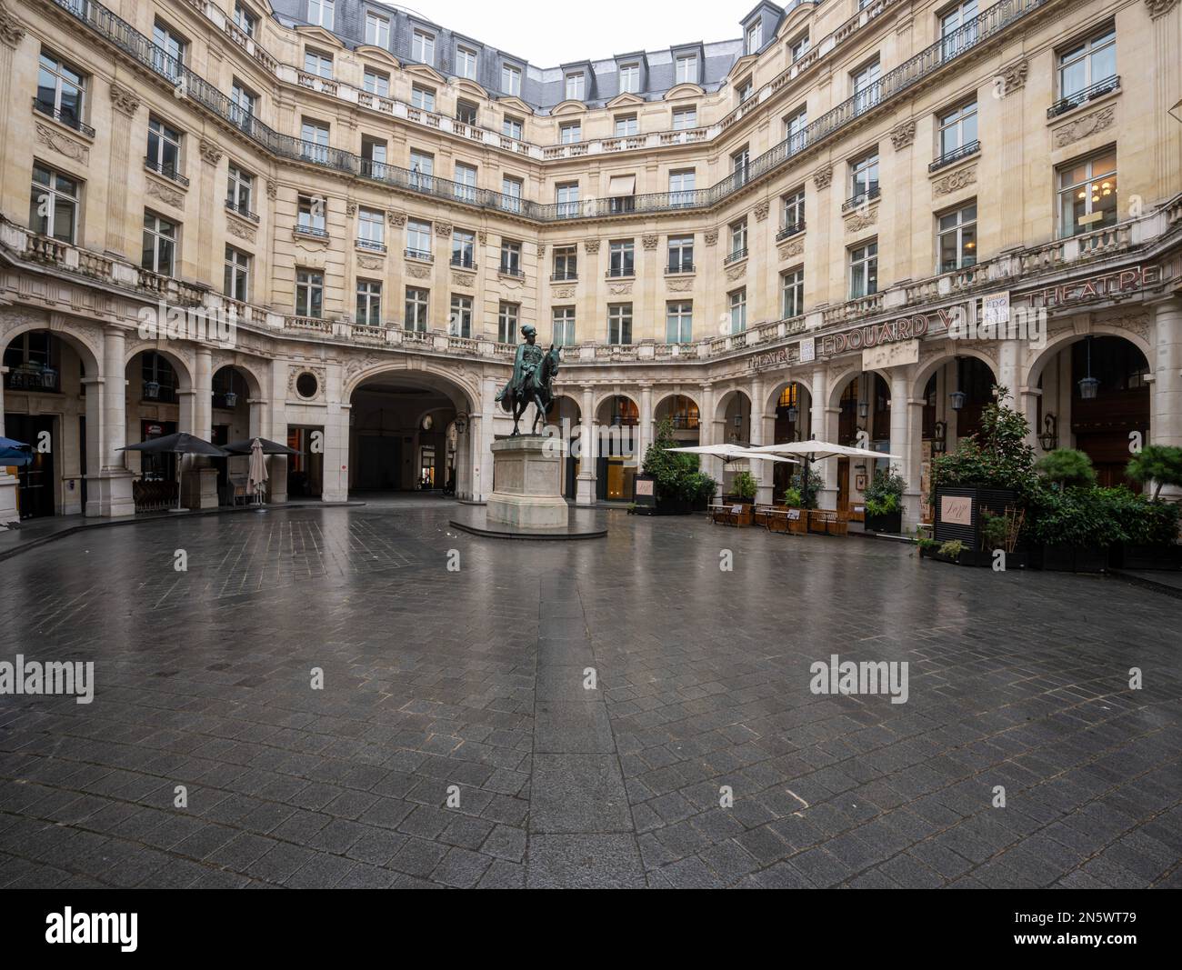 View inside square Edouard 7 Stock Photo - Alamy