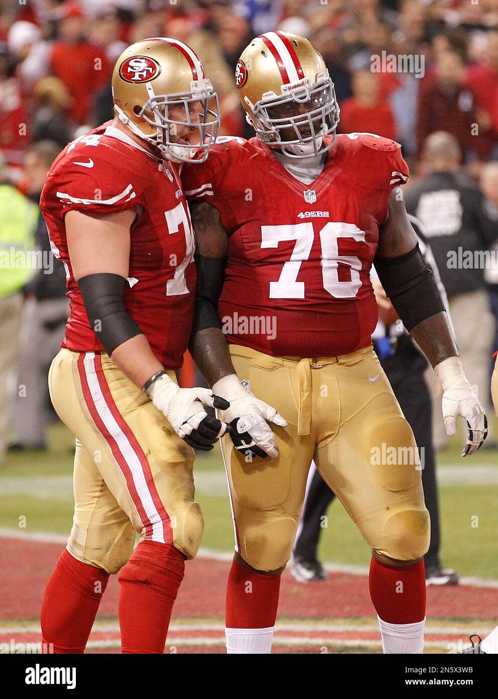 San Francisco 49ers offensive tackle Joe Staley (74) and offensive ...