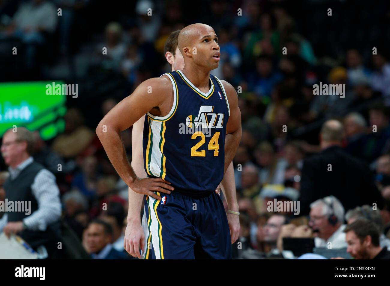 Utah Jazz forward Richard Jefferson heads to bench during time out ...