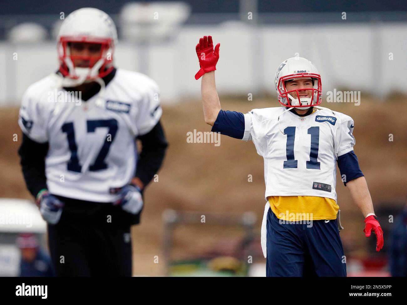 New England Patriots wide receiver Julian Edelman (11) warms up with ...