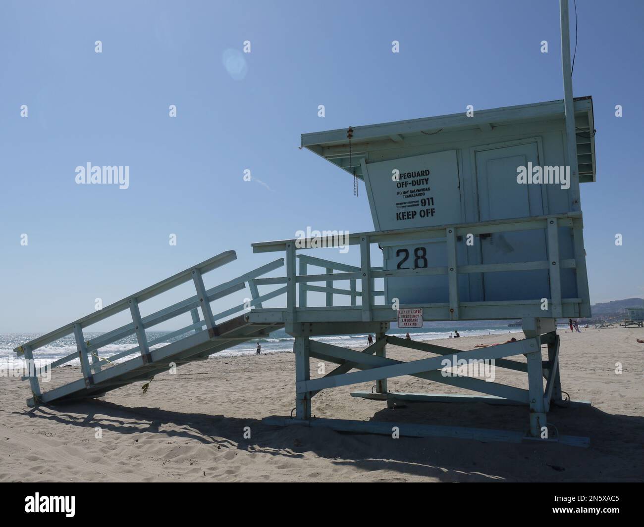 Lifeguard tower 28 hi-res stock photography and images - Alamy