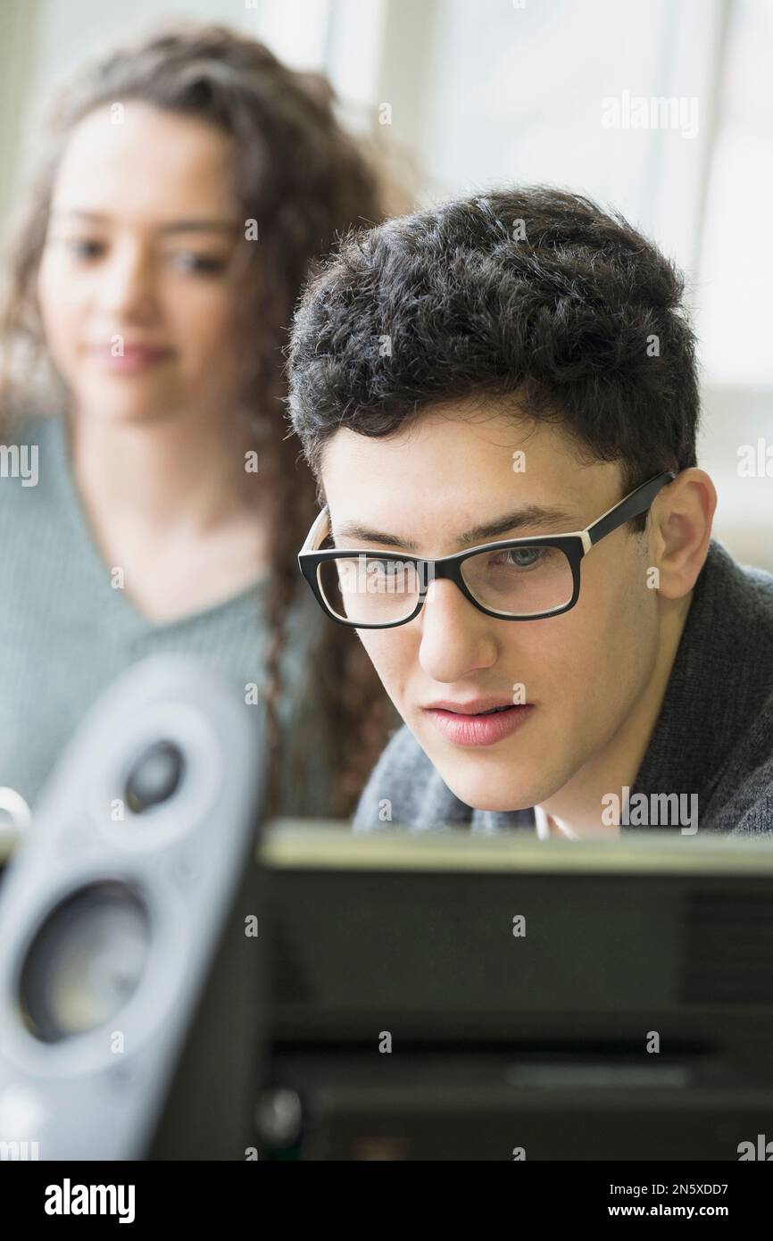 Students working at computer hi-res stock photography and images - Alamy