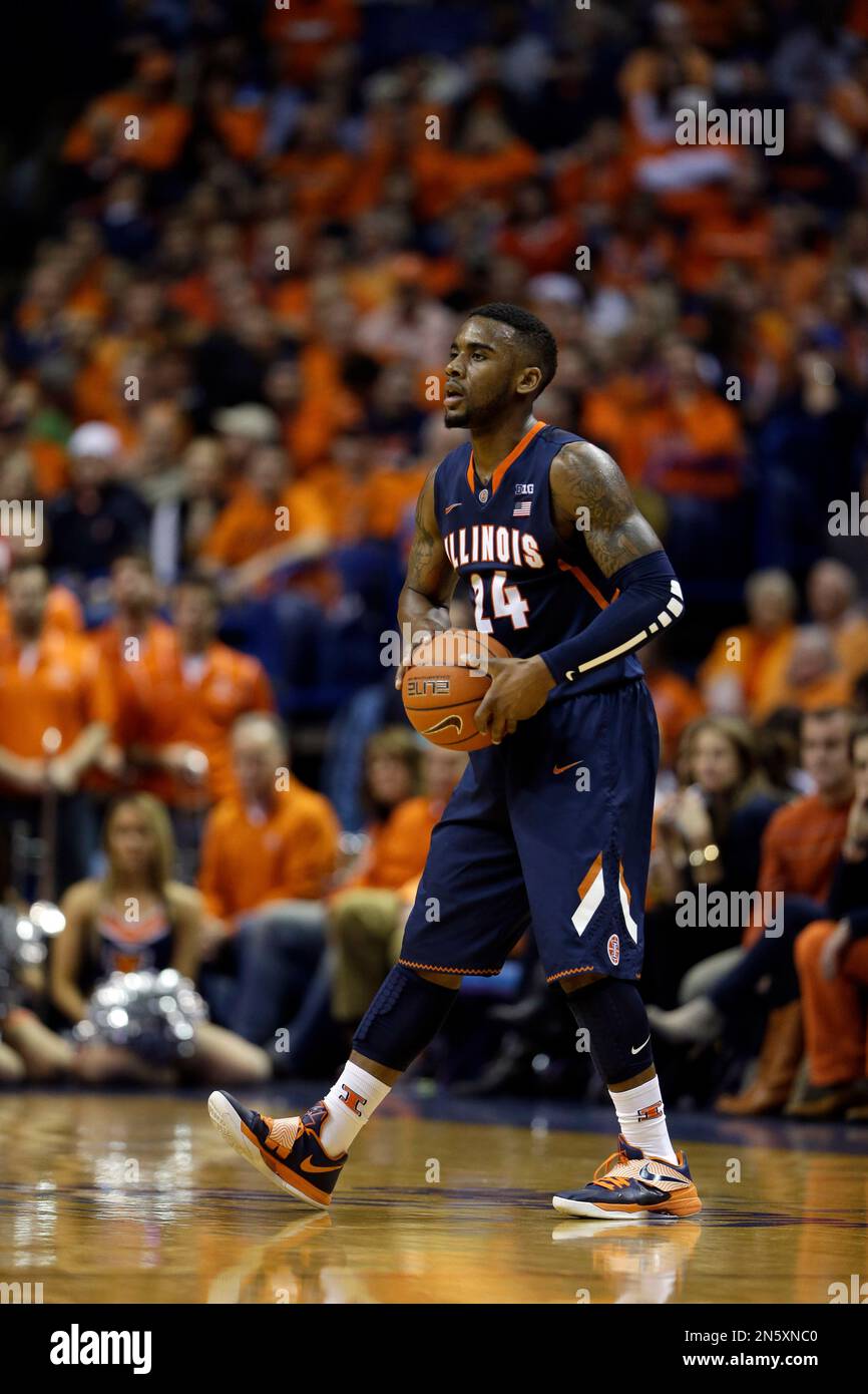 Illinois' Rayvonte Rice looks to pass during the second half of an NCAA ...