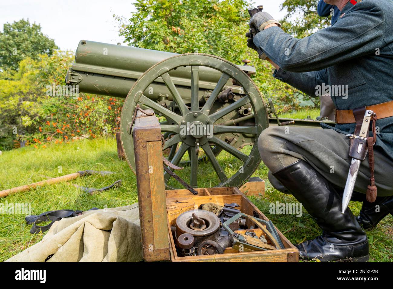 First World War 15 cm Feldhaubitze M 14. and soldiers wearing the ...