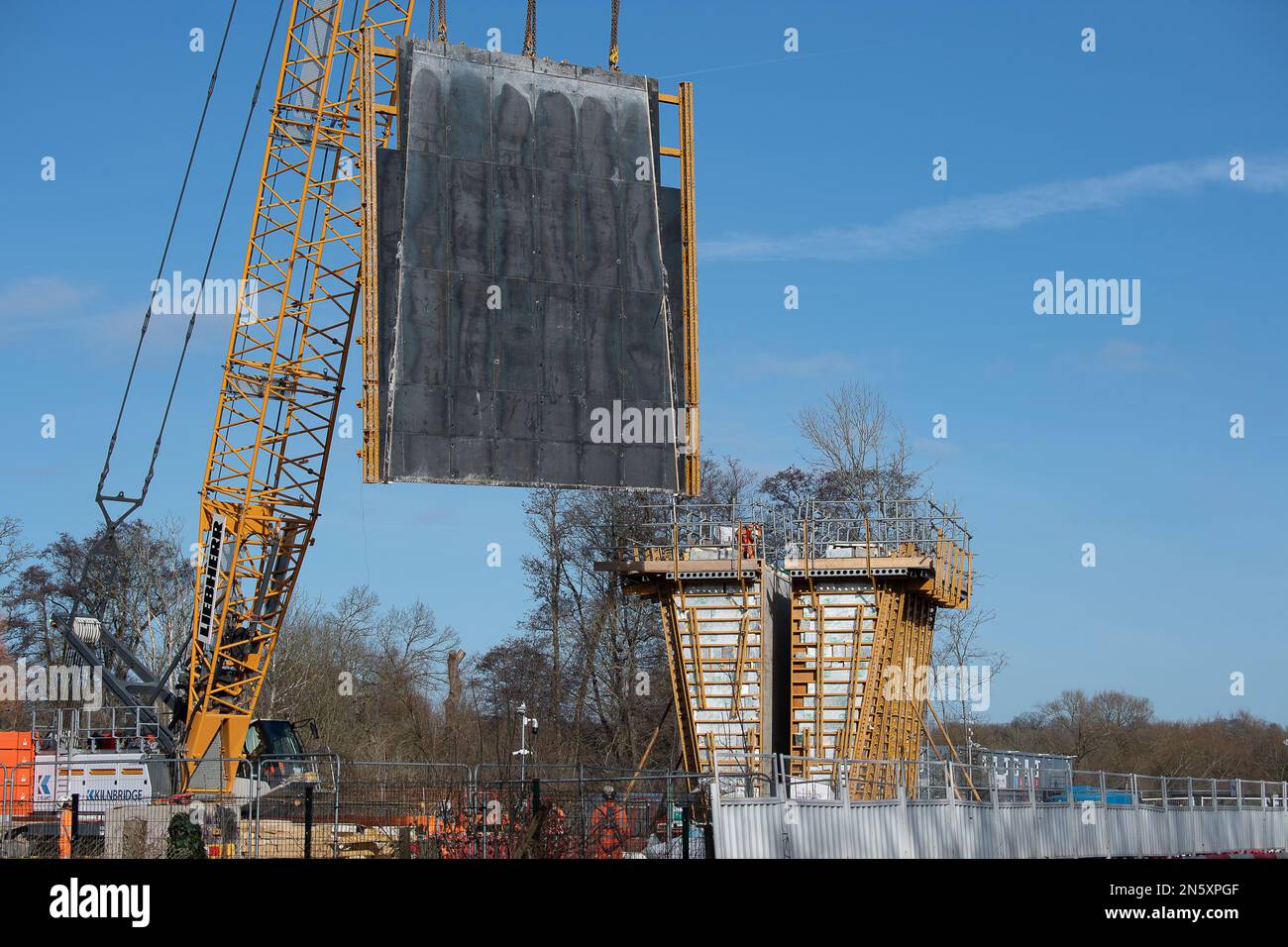 Harefield, UK. 9th February 2023. HS2 High Speed Rail 2 construction ...