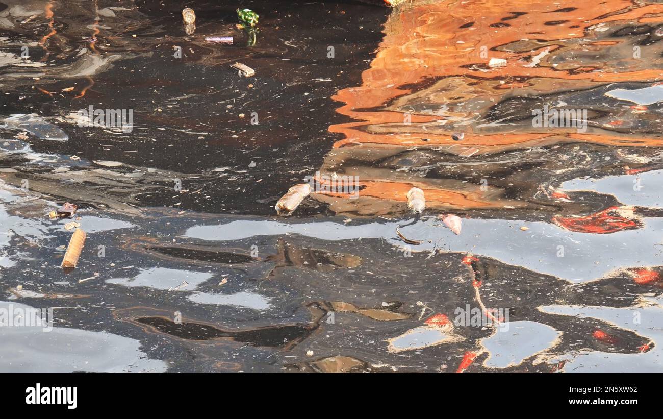 Ship at sea floating bottle hi-res stock photography and images - Alamy