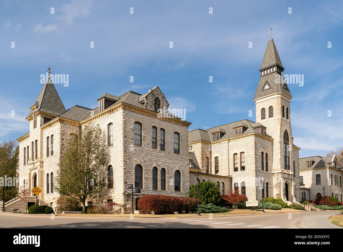 Anderson hall and administration hi-res stock photography and images ...