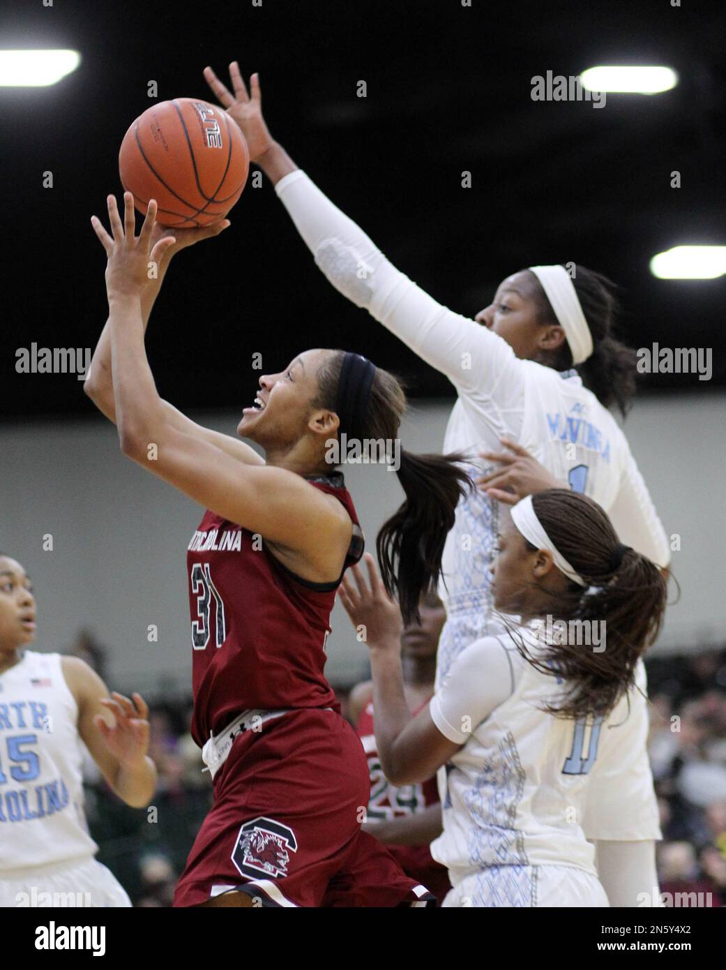 South Carolina's Asia Dozier (31) goes up for a layup as North Carolina ...