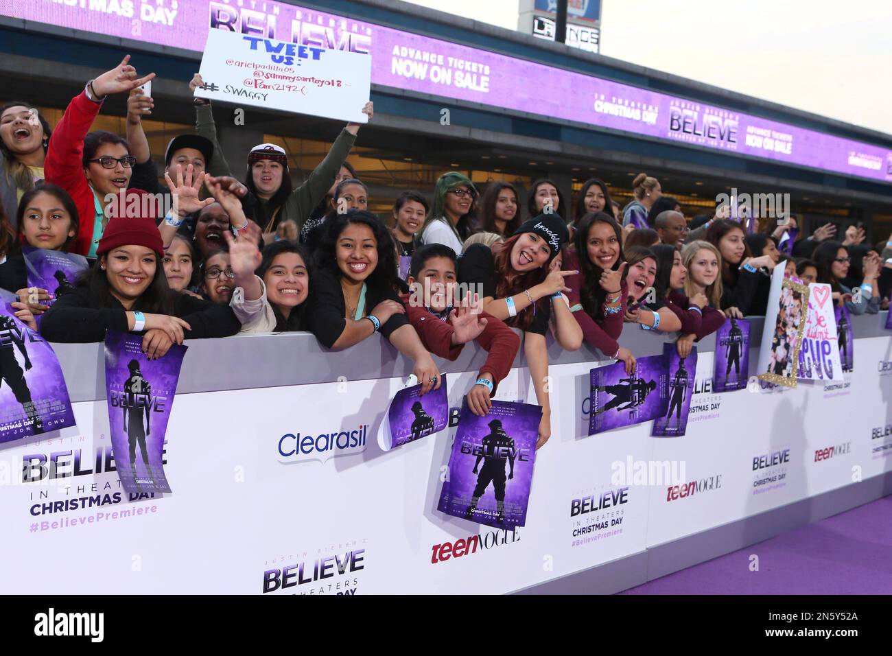 Fans cheer at the World Premiere of Open Road's "Justin Bieber's ...