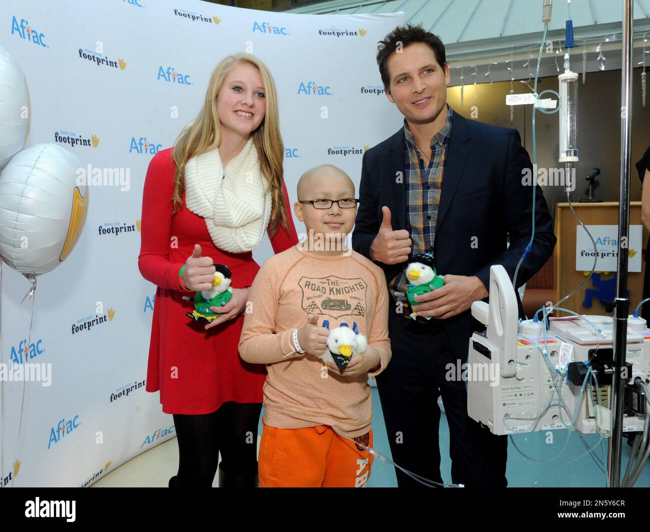 IMAGE DISTRIBUTED FOR AFLAC - Actor Peter Facinelli greets pediatric ...