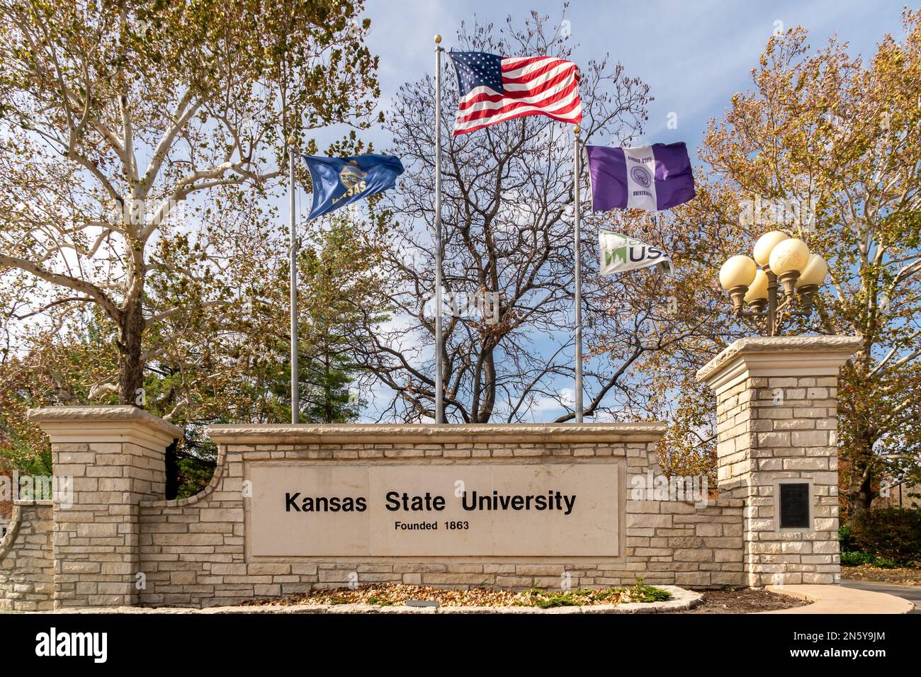 Wall of flags hi-res stock photography and images - Alamy