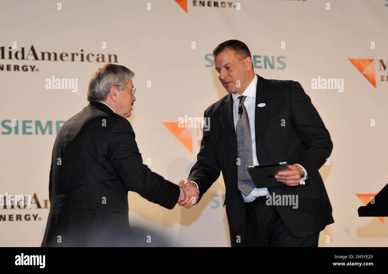 IMAGE DISTRIBUTED FOR SIEMENS ENERGY - Iowa Governor Terry Branstad ...