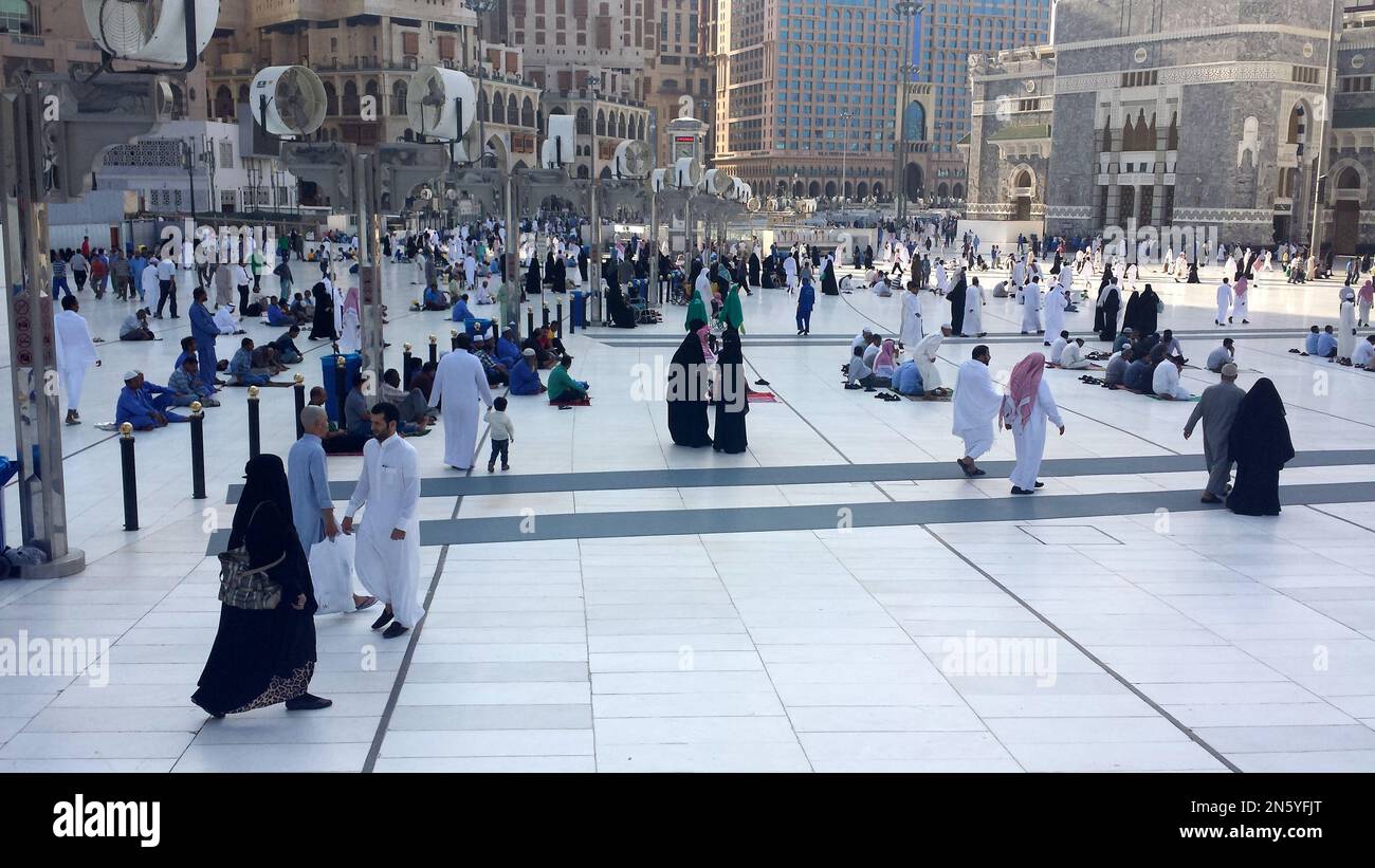 Saudi society hi-res stock photography and images - Alamy