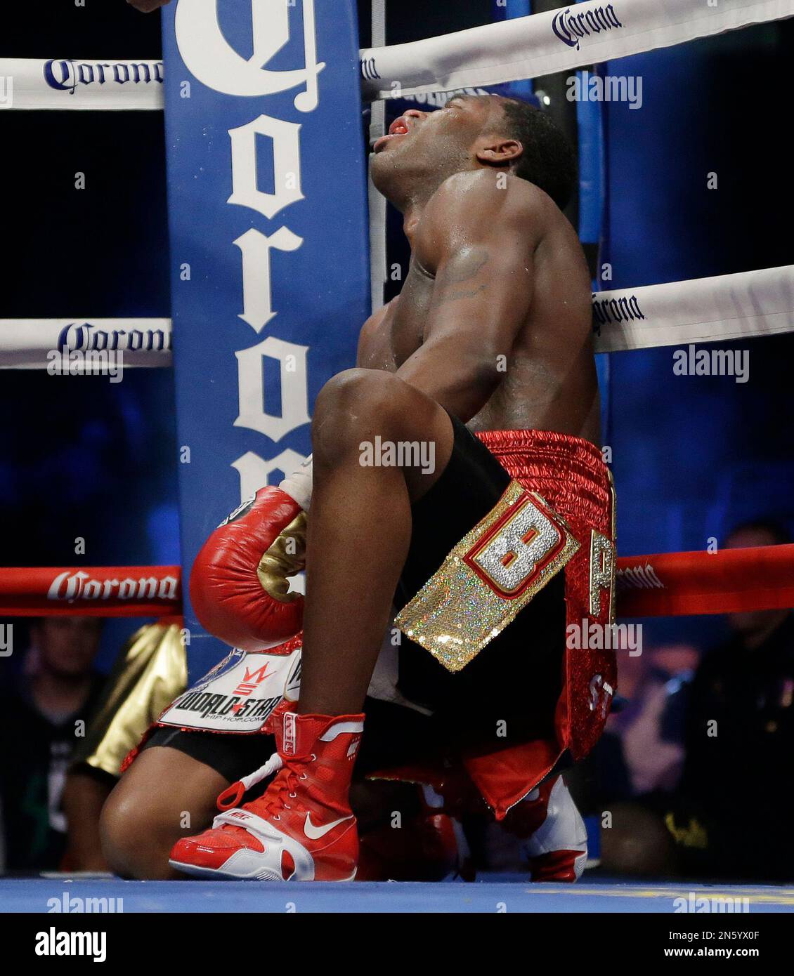 Head butted hi-res stock photography and images - Alamy