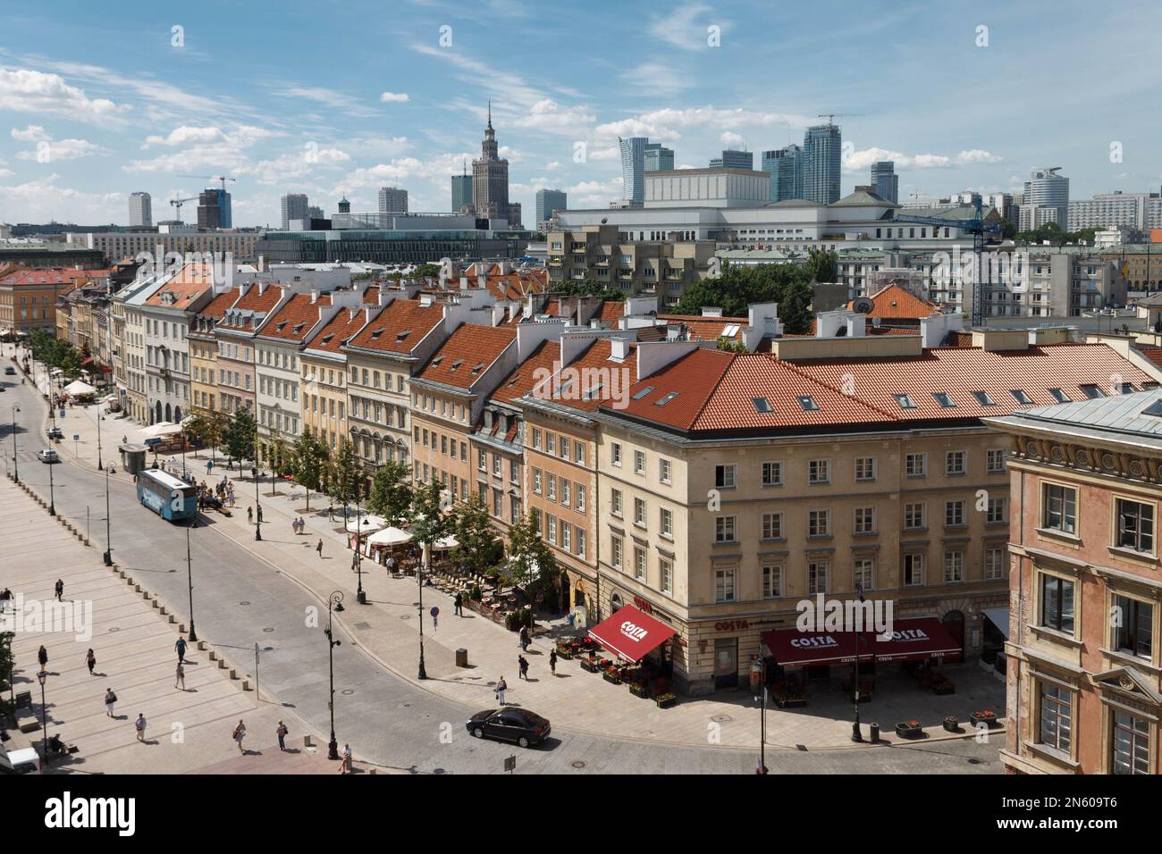 The Castle square and its historical buildings in downtown Warsaw Stock ...