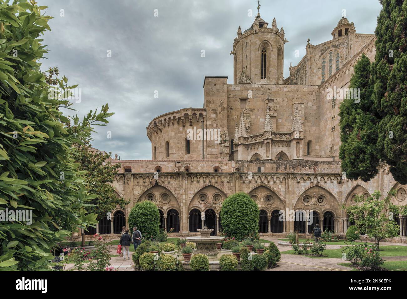 Cathedral Basilica Metropolitan and Primate of Santa Tecla the largest ...
