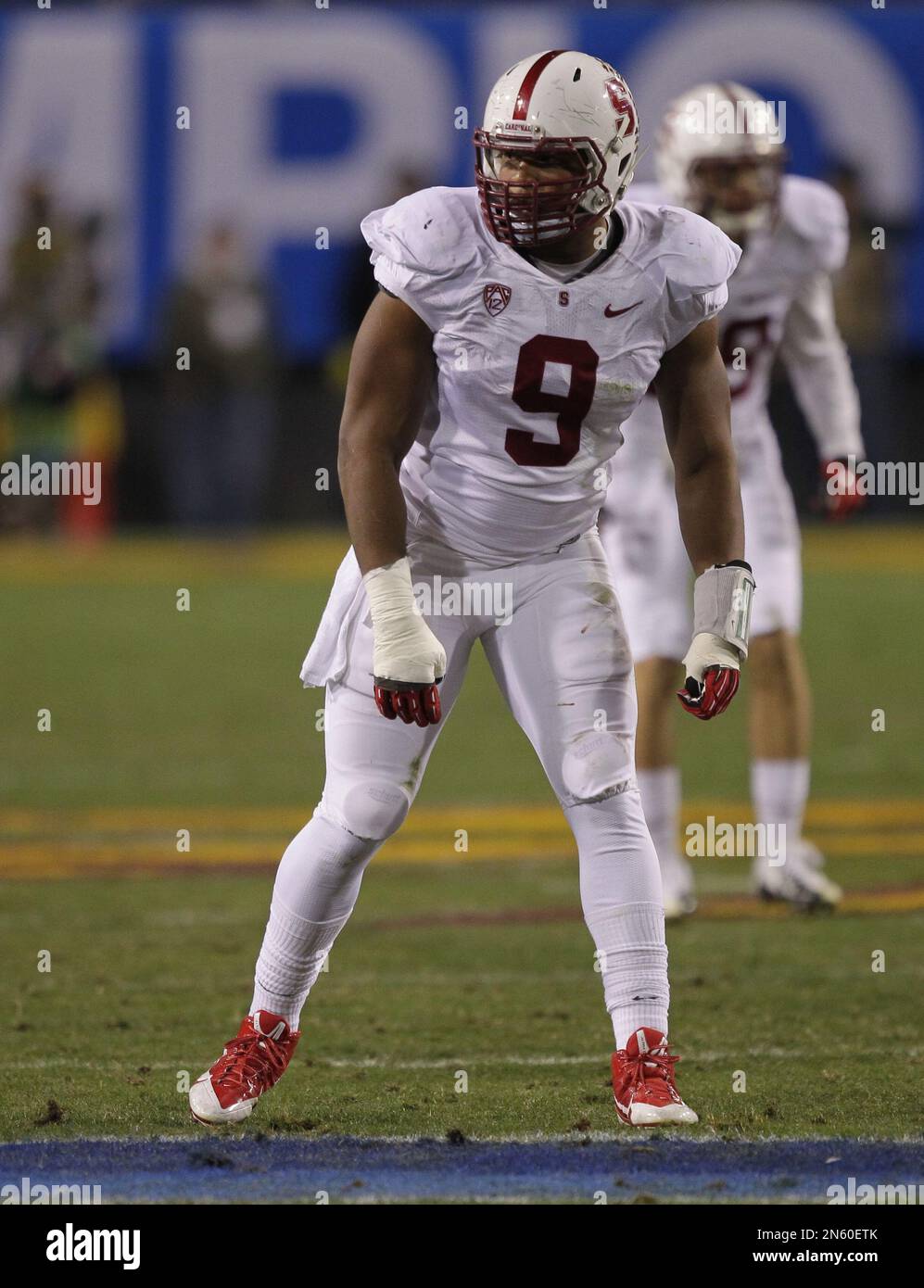 Stanford linebacker James Vaughters (9) during the first half of the ...