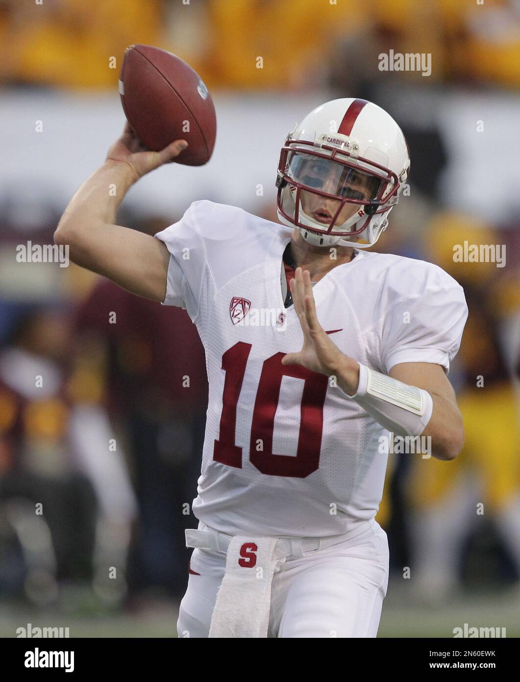 Stanford quarterback David Olson (10) during the first half of the PAC ...