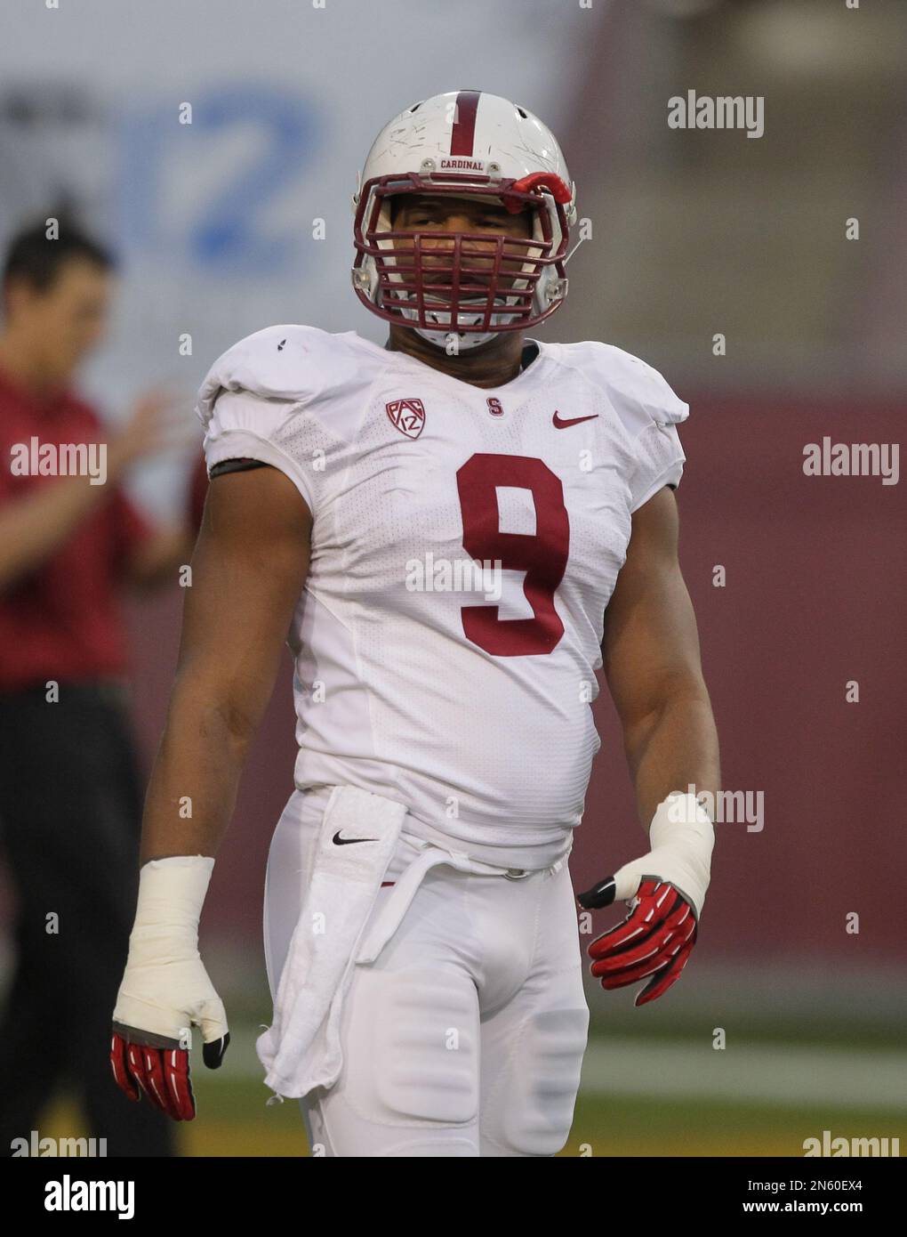Stanford linebacker James Vaughters (9) during the first half of the ...
