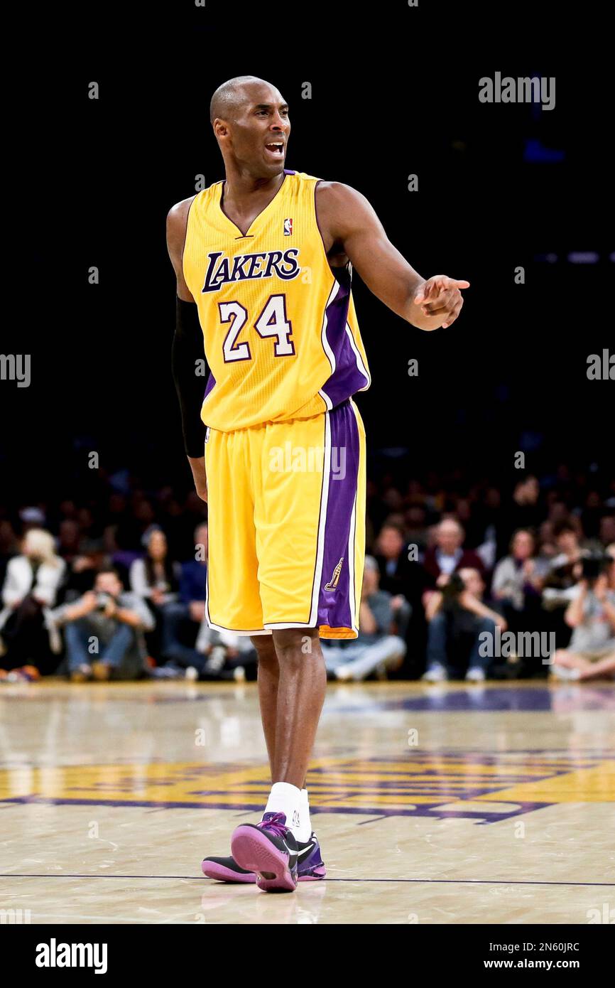 Los Angeles Lakers guard Kobe Bryant yells to his team during an NBA ...