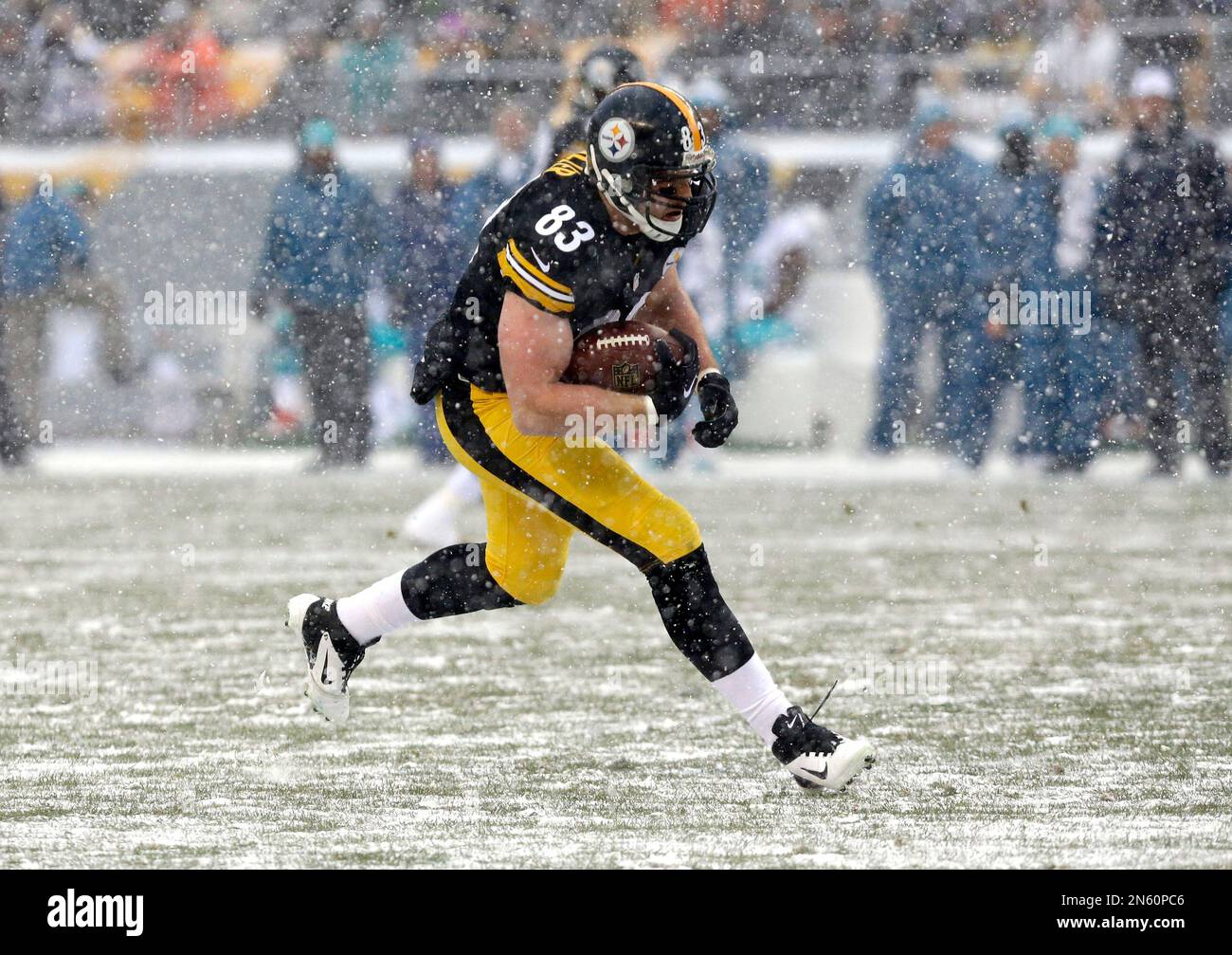 Pittsburgh Steelers Heath Miller (83) carries the ball against the ...