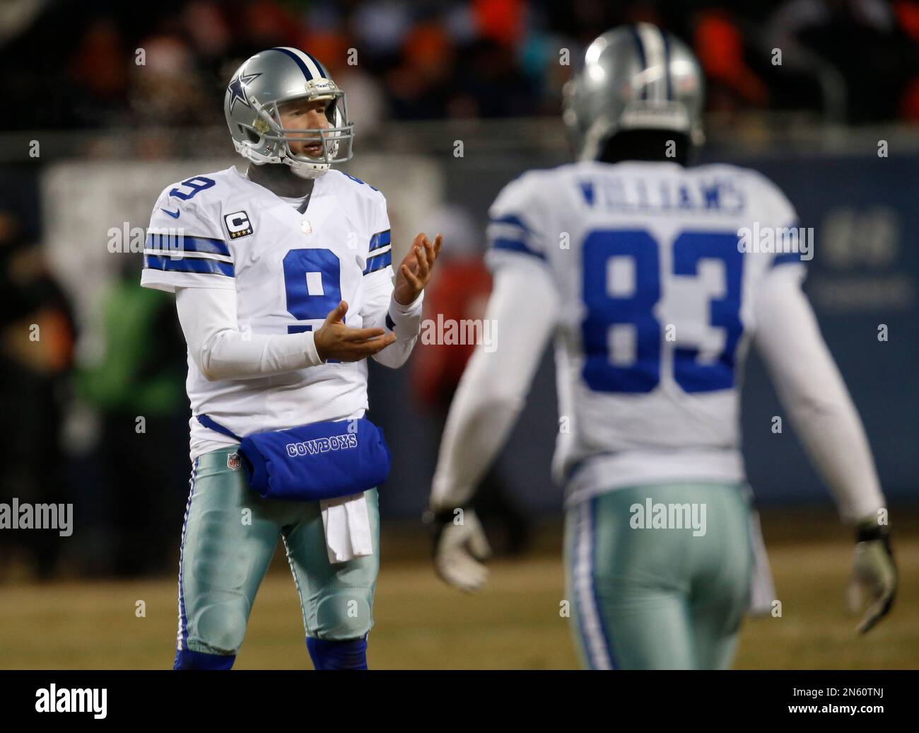 Dallas Cowboys quarterback Tony Romo (9) gestures before a play against ...