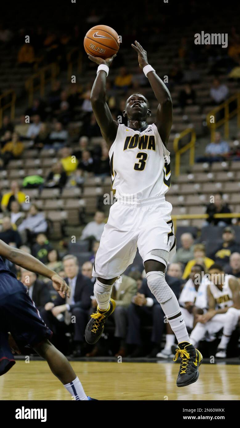 Iowa guard Peter Jok drives to the basket during the second half of an ...