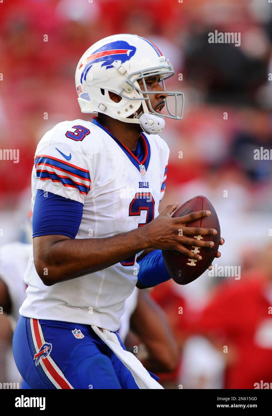 Buffalo Bills quarterback EJ Manuel (3) looks for an open receiver ...