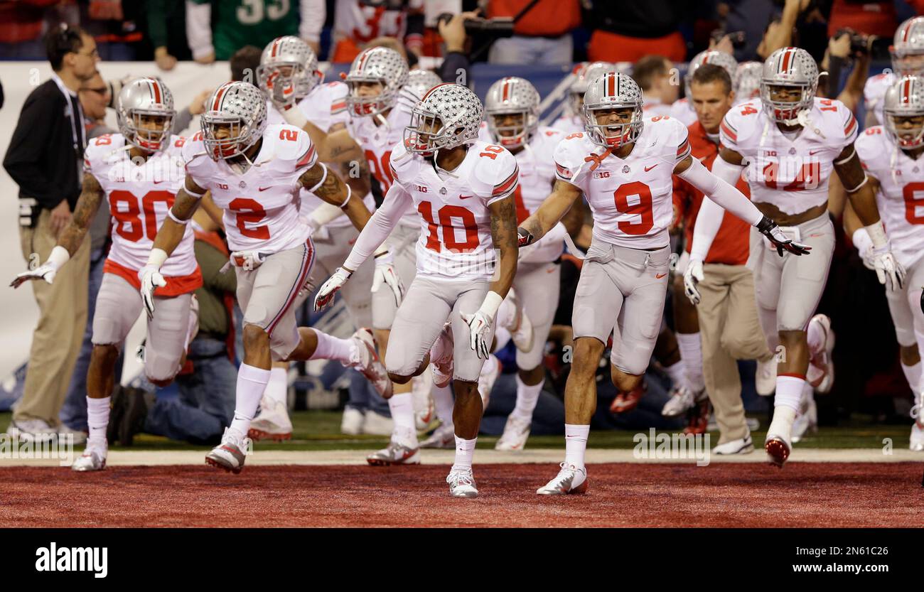 Ohio State players take the field for a Big Ten Conference championship ...