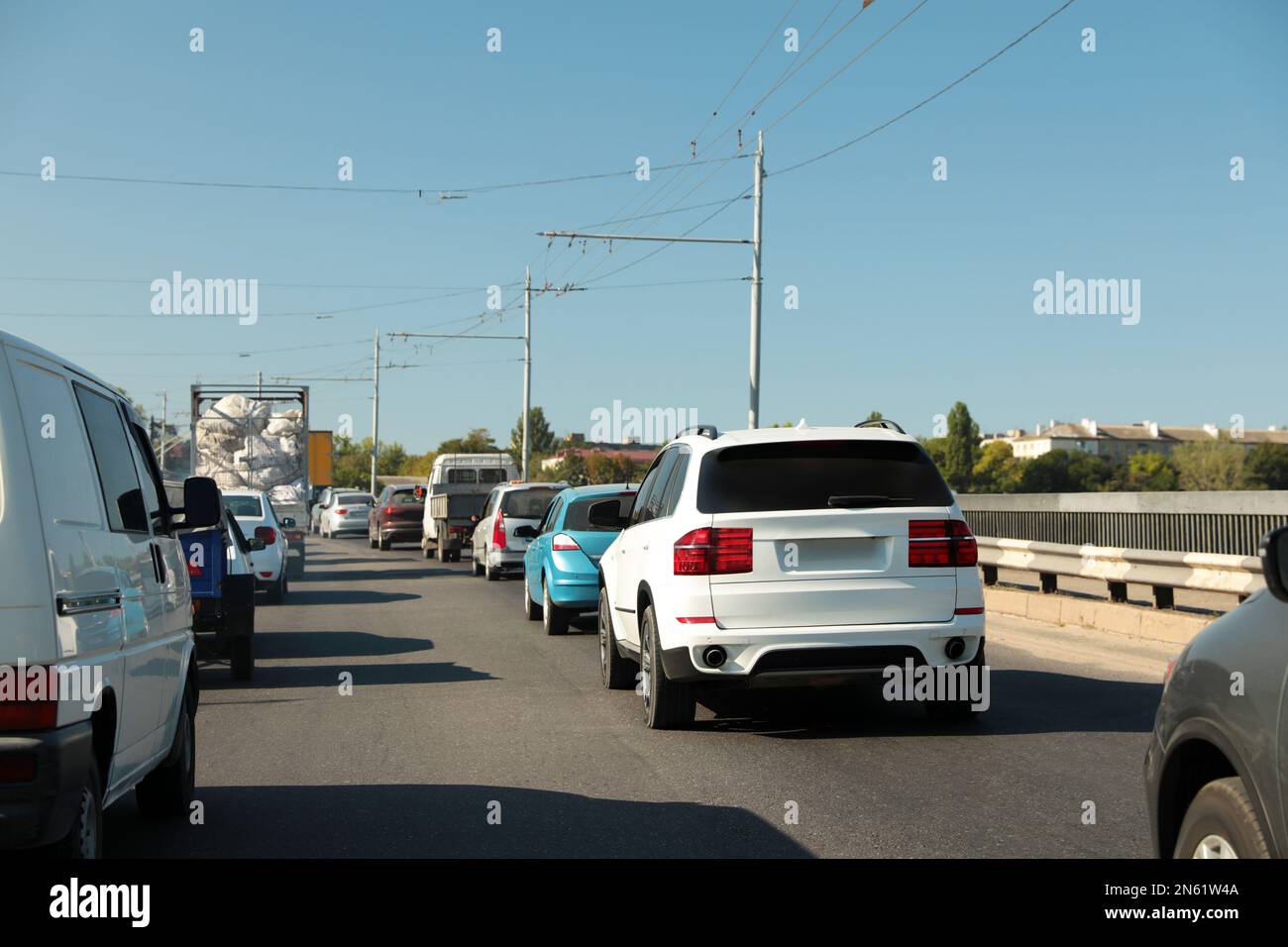 Traffic jam on bridge hi-res stock photography and images - Alamy