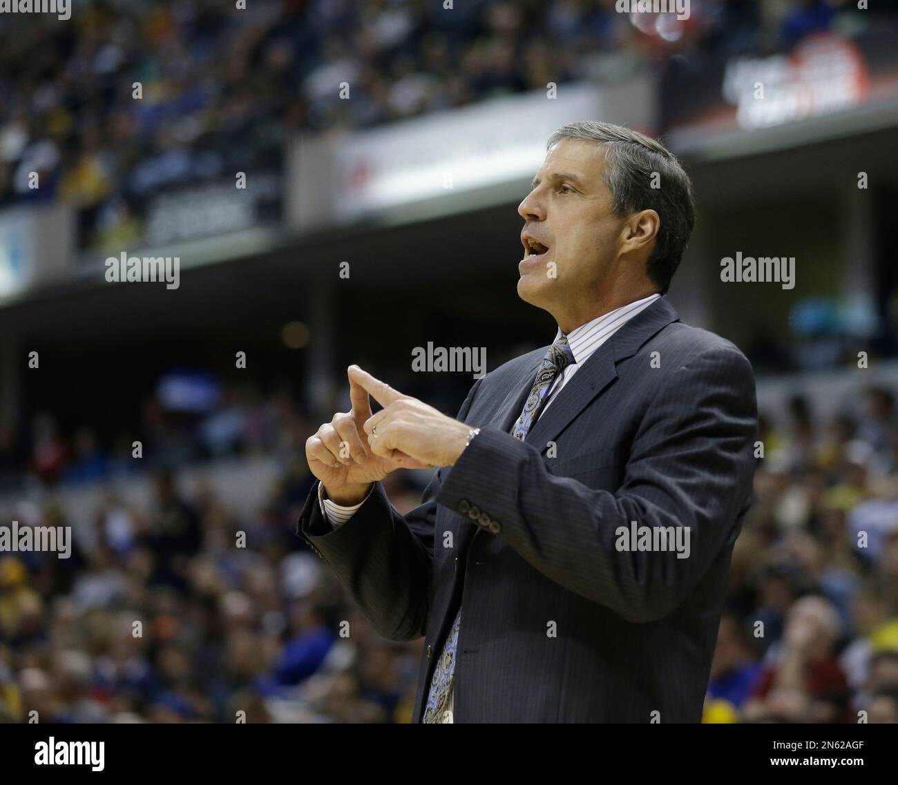 Washington Wizards head coach Randy Wittman calls a play during the ...
