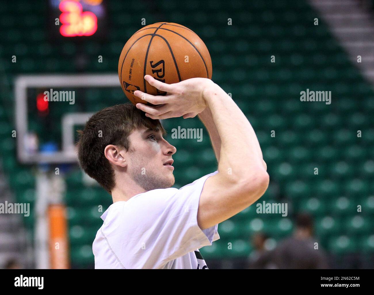 Utah Jazz's Gordon Hayward (20) shoots during practice before their NBA ...