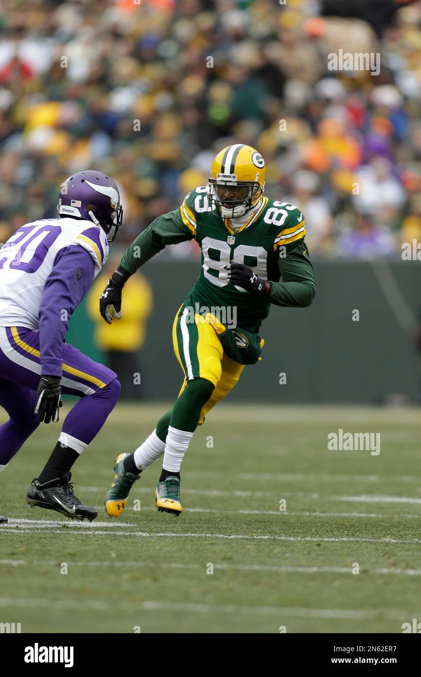 Green Bay Packers James Jones runs a route during the game against the ...