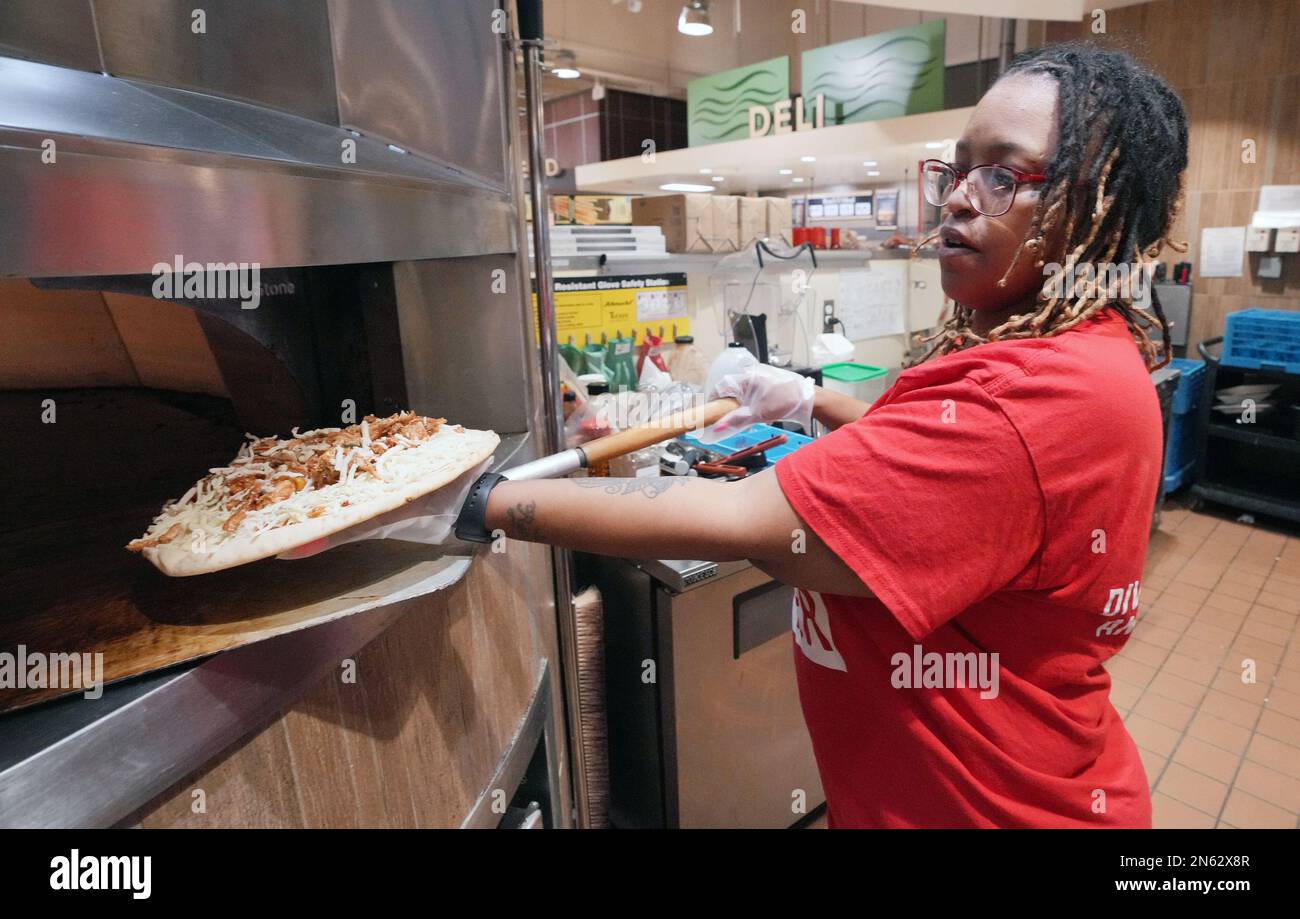 Des Peres, United States. 09th Feb, 2023. Assistant Chef Carrie Frost ...