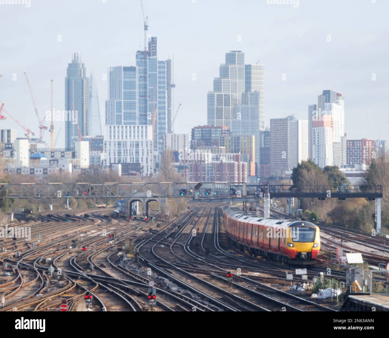 Limited serice hi-res stock photography and images - Alamy