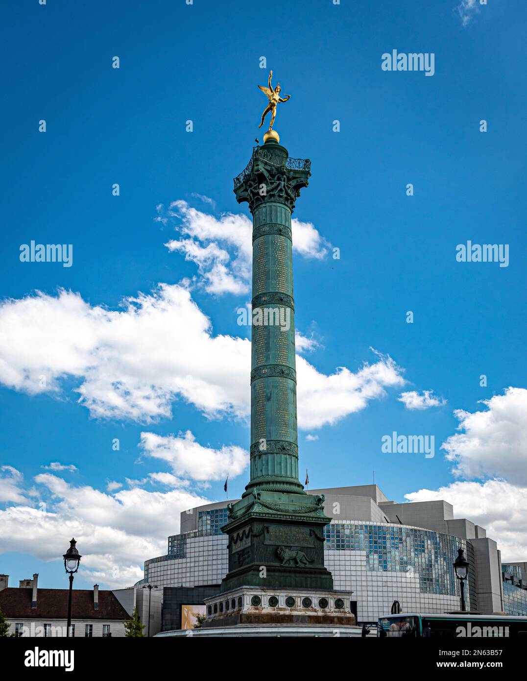 The historical monument on the place de la Bastille Stock Photo - Alamy