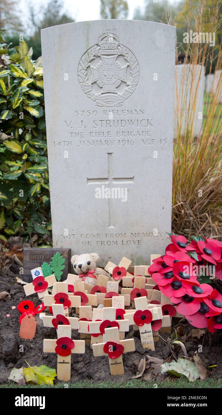 The grave of World War One Rifleman, V.J. Strudwick is memorialized ...