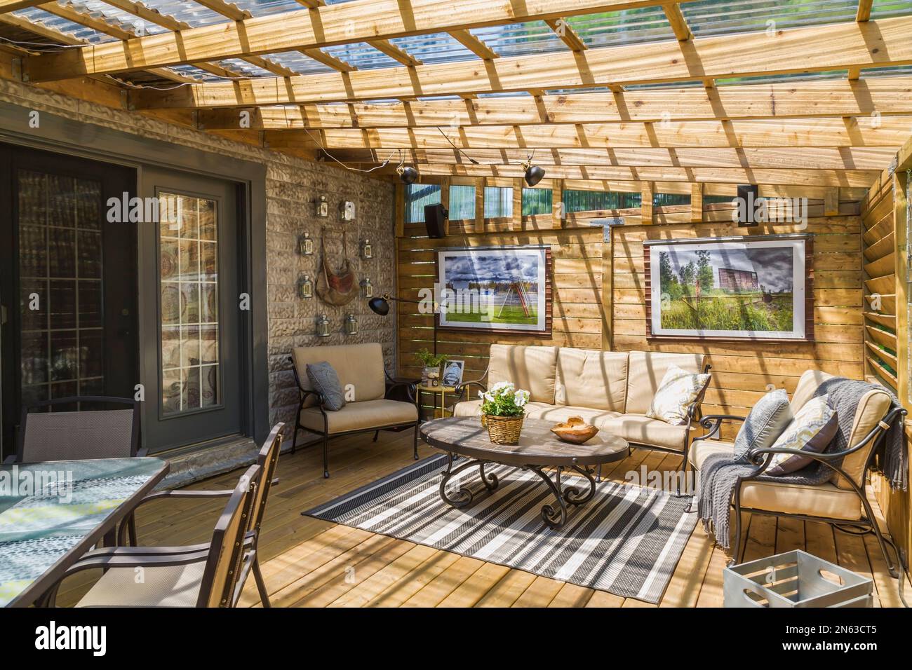 Plastic roof hi-res stock photography and images - Alamy