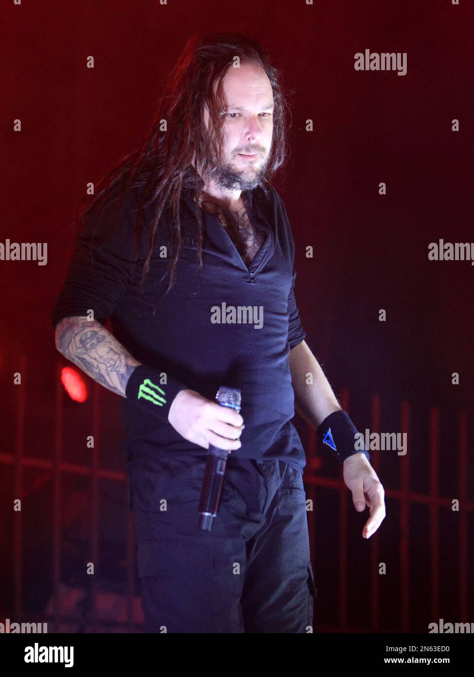 Jonathan Davis of the rock band Korn performs in concert at The Sands ...