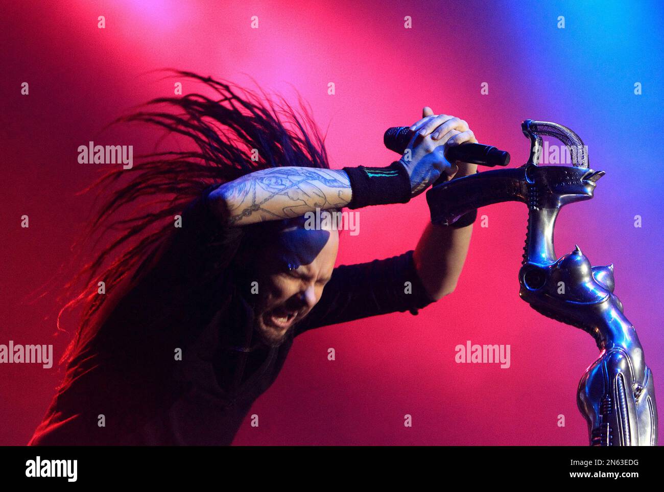 Jonathan Davis of the rock band Korn performs in concert at The Sands ...