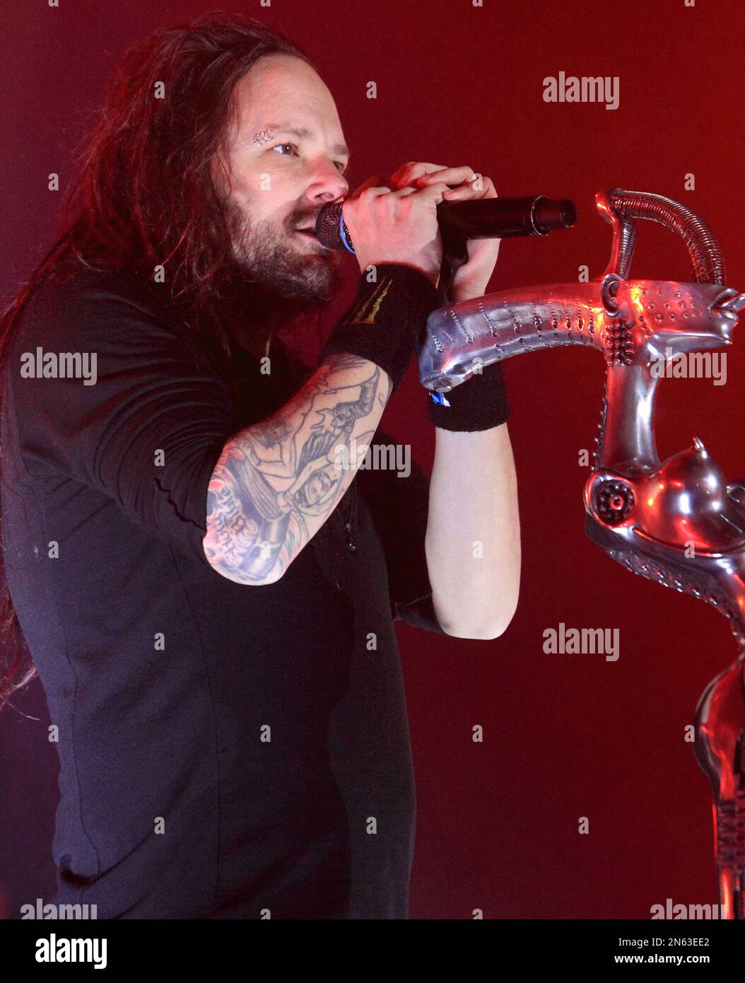 Jonathan Davis of the rock band Korn performs in concert at The Sands ...