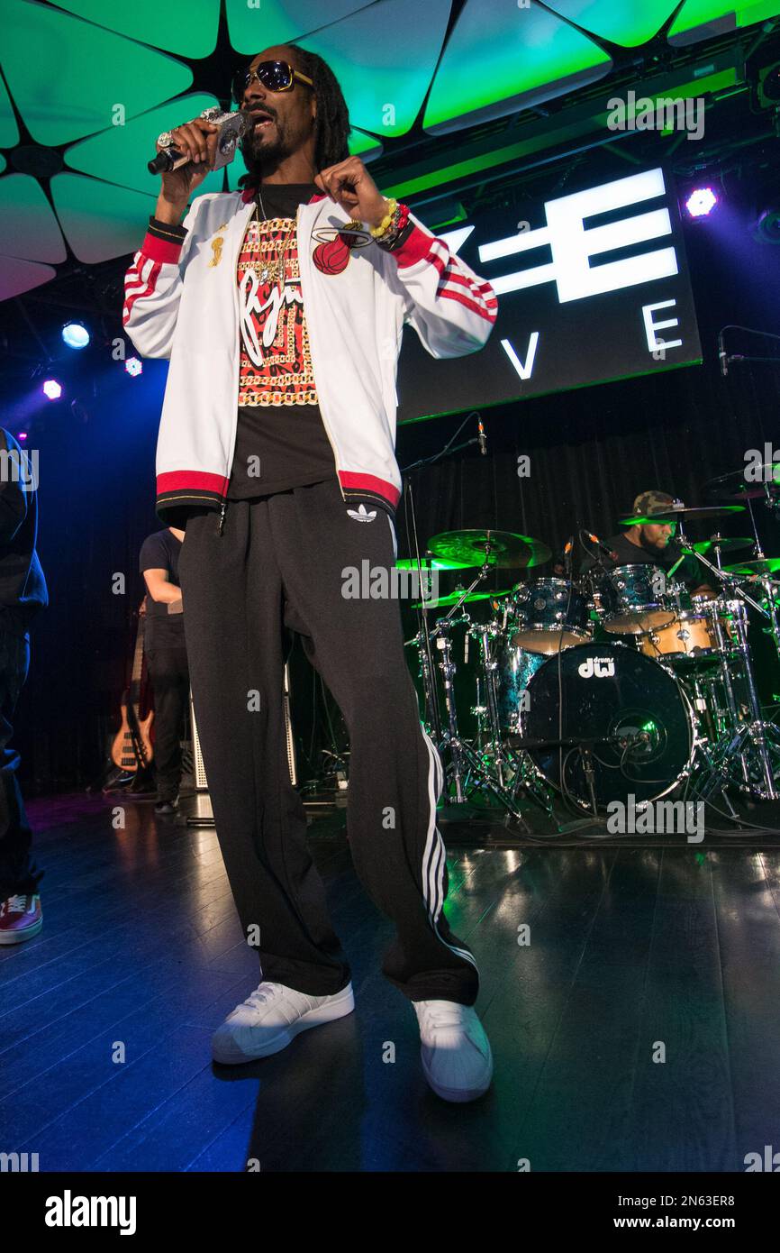 Snoop Dogg performs on stage during filming of SKEE Live on Tuesday ...