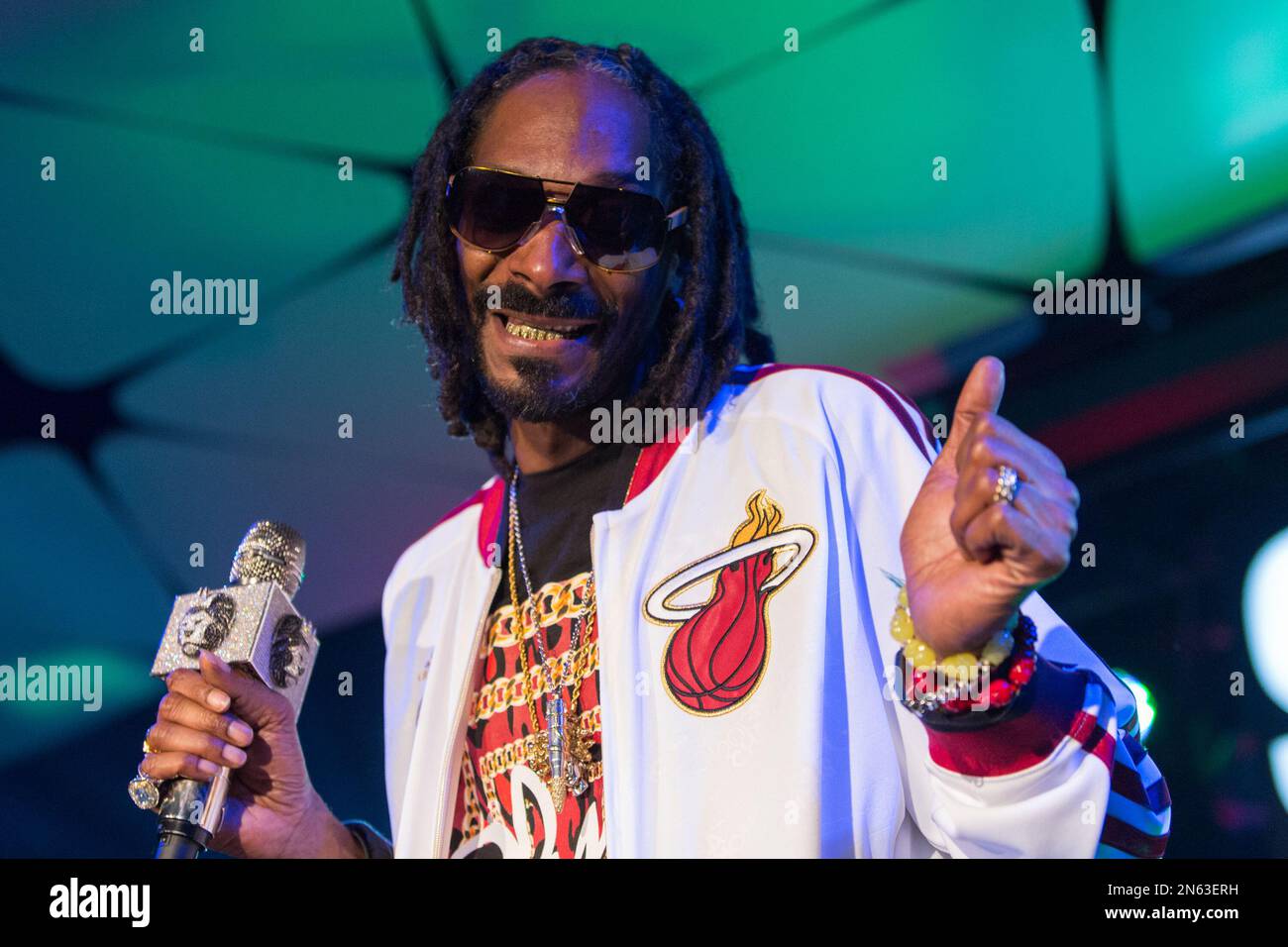 Snoop Dogg performs on stage during filming of SKEE Live on Tuesday ...