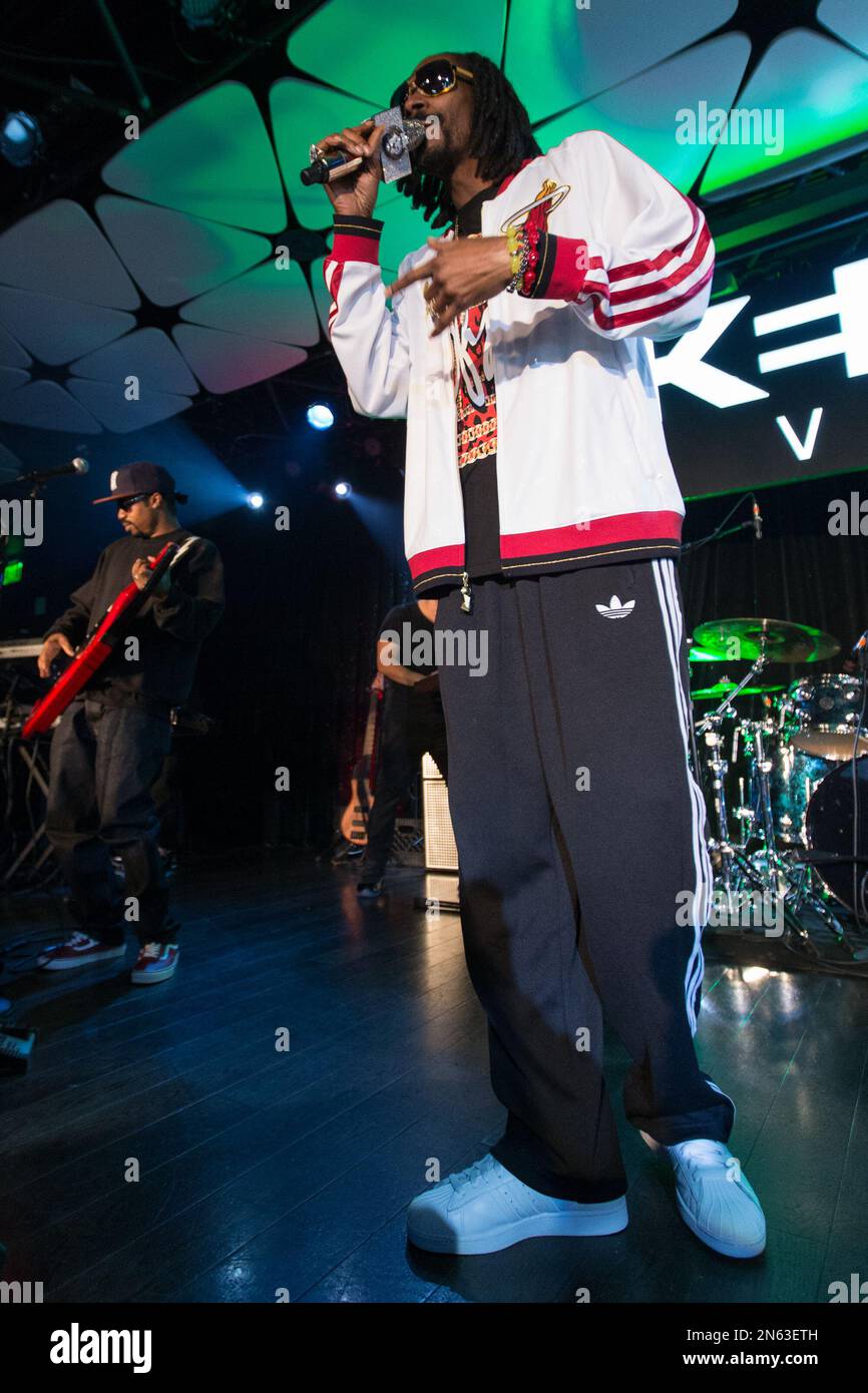 Snoop Dogg performs on stage during filming of SKEE Live on Tuesday ...