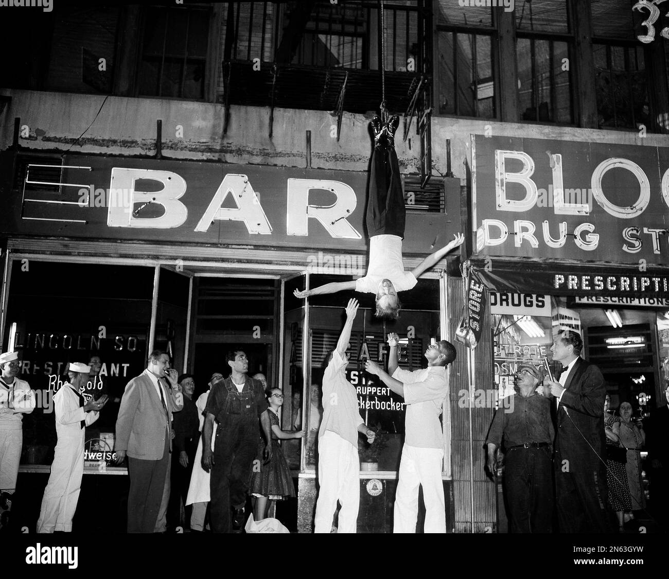 The Amazing Randi, 27-year-old escape artist from Toronto, Canada ...