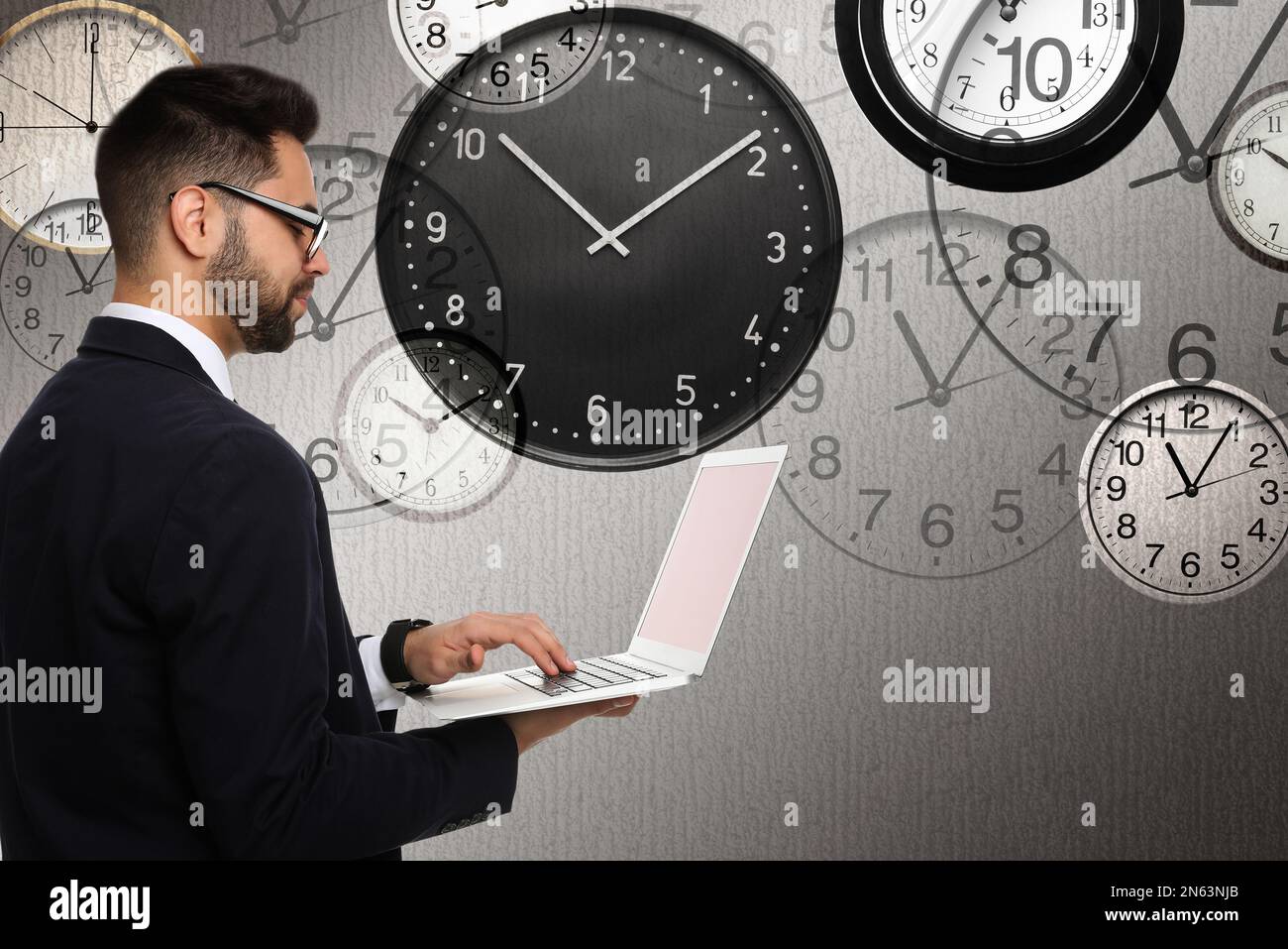Surrounded by clocks hi-res stock photography and images - Alamy