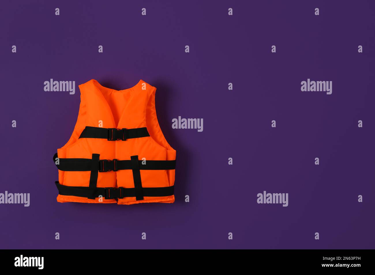 Floating life jacket hi-res stock photography and images - Alamy