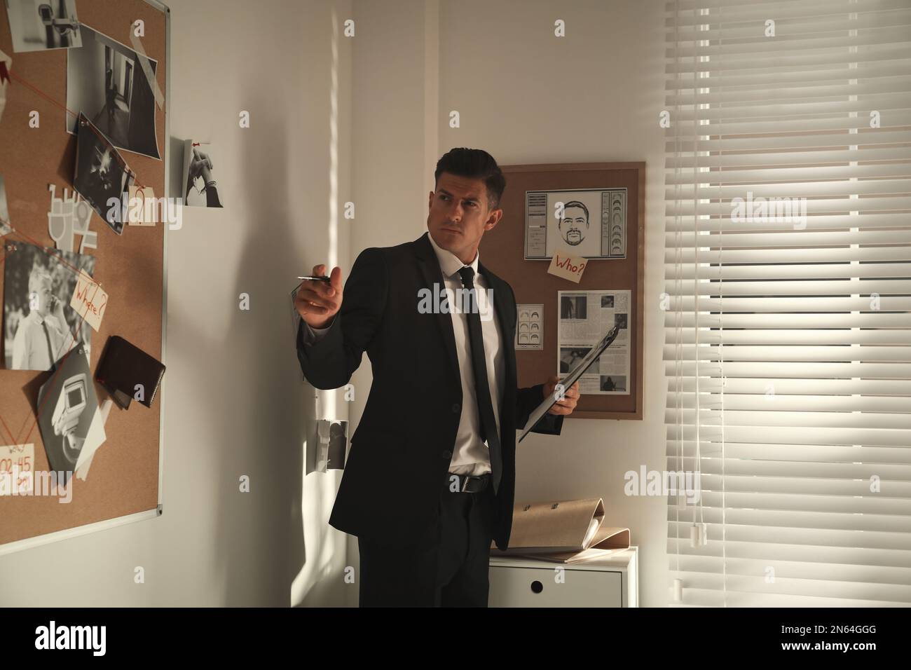 Evidence board hi-res stock photography and images - Alamy