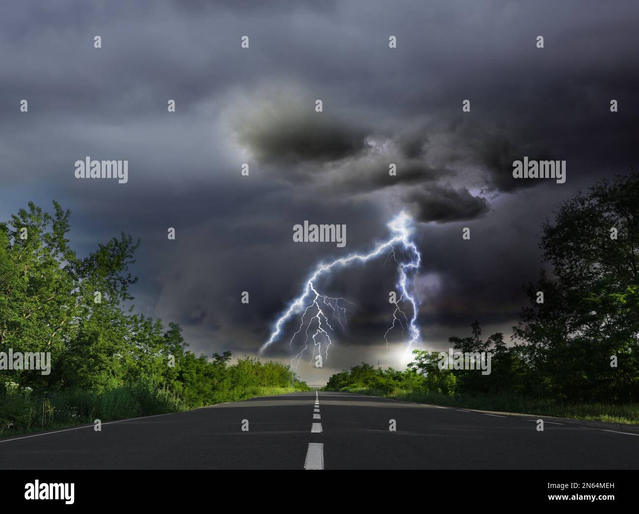 Driving lightning storm hi-res stock photography and images - Alamy
