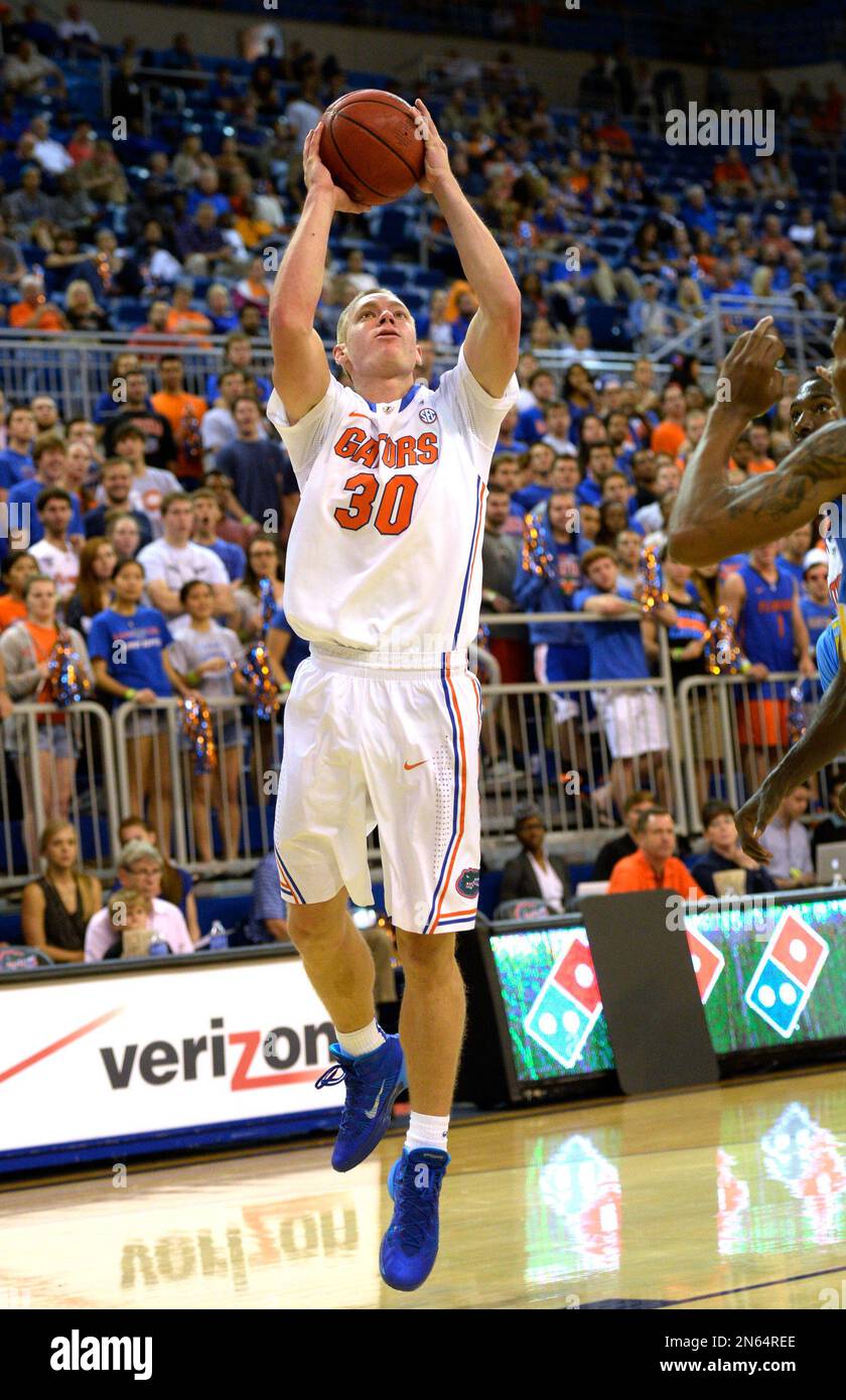 Florida forward Jacob Kurtz (30) shoots for two points during the first ...